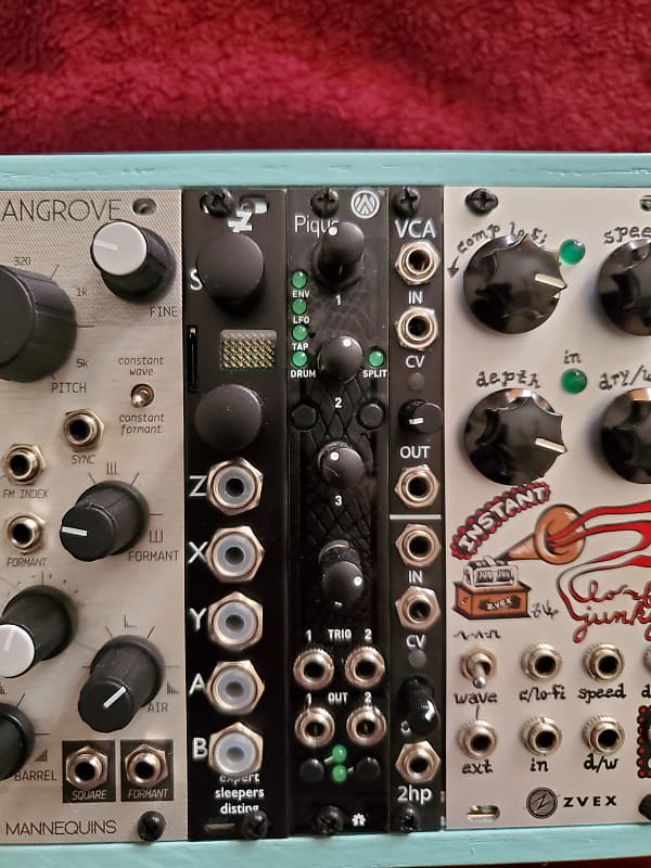 Momo Modular Pique (Peaks Clone) V0.9 Black | Reverb