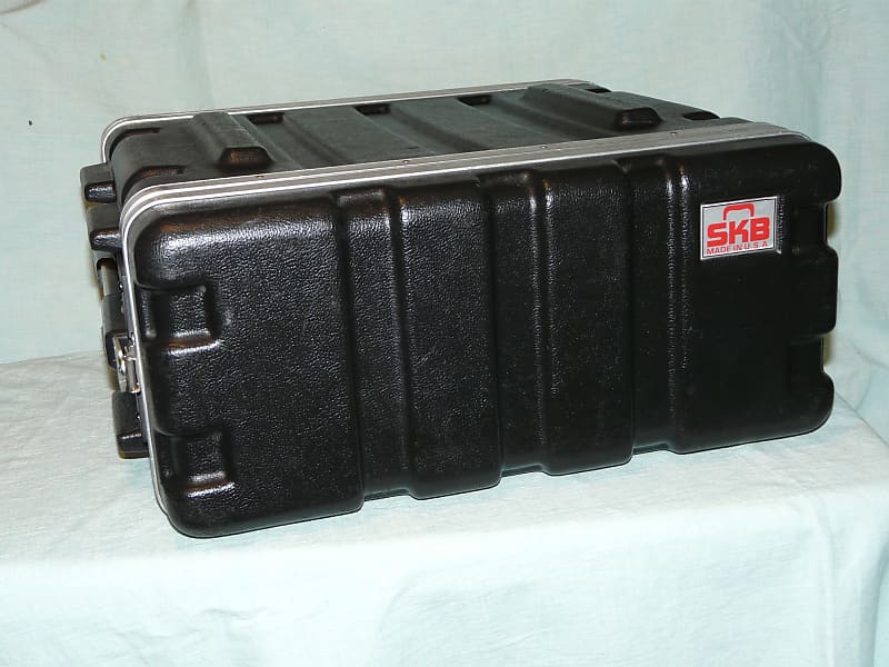 SKB 4 Space Rack Case Original Owner Excellent Condition | Reverb