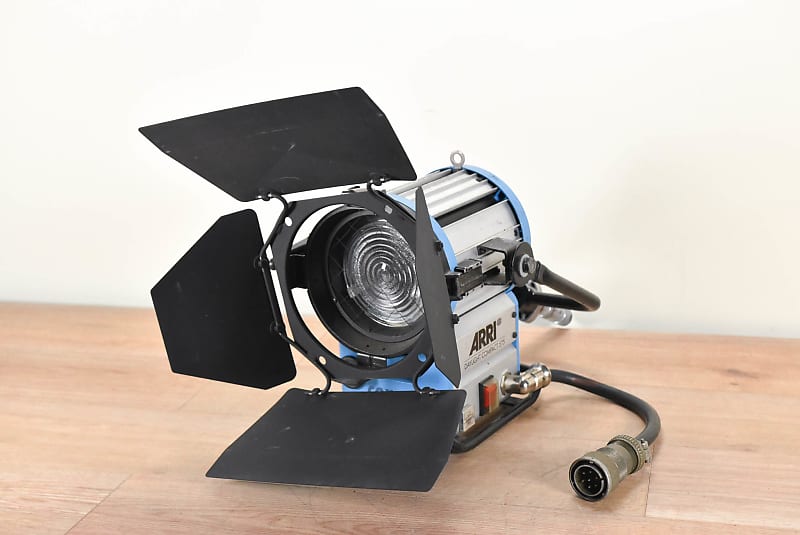ARRI Daylight Compact 575 575-Watt Fresnel (NO POWER SUPPLY) | Reverb