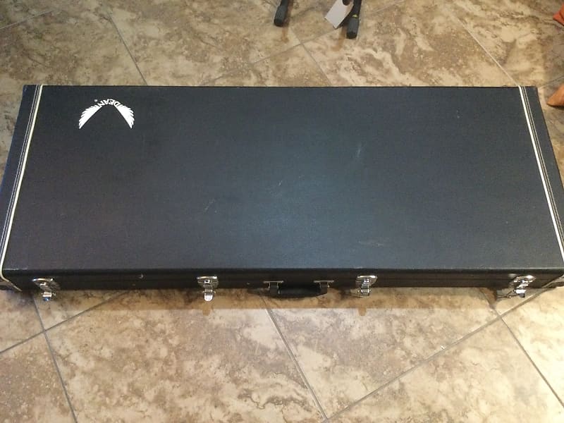 Dean Razorback case Black | Reverb