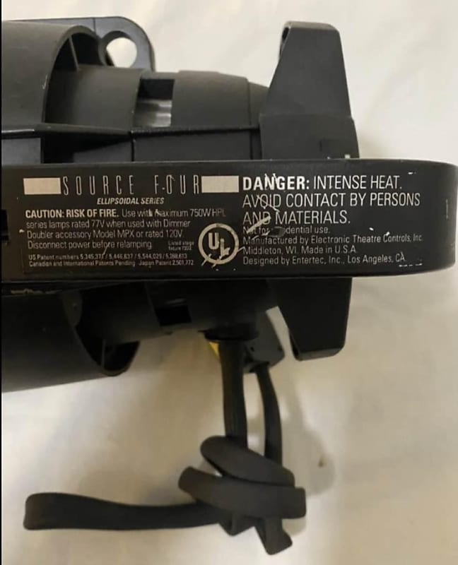 ETC Source 4 Stage Light w/19 Degree Lens | Reverb