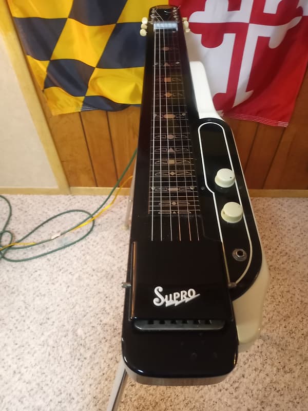 Supro Jet Airliner 1967-68 Black | Reverb