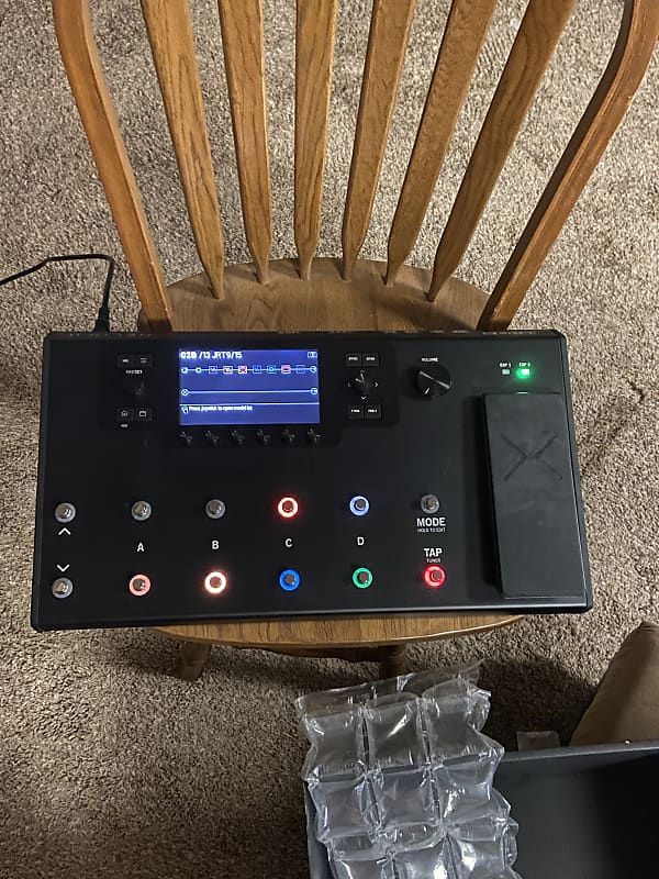 Line 6 Helix LT Multi-Effect and Amp Modeler | Reverb