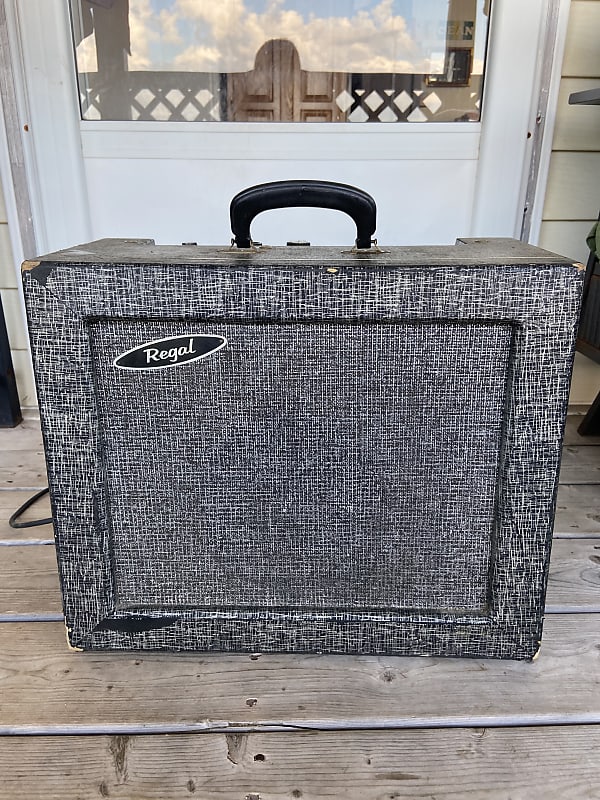 Regal 300 1963 Original tube amplifier | Reverb Canada