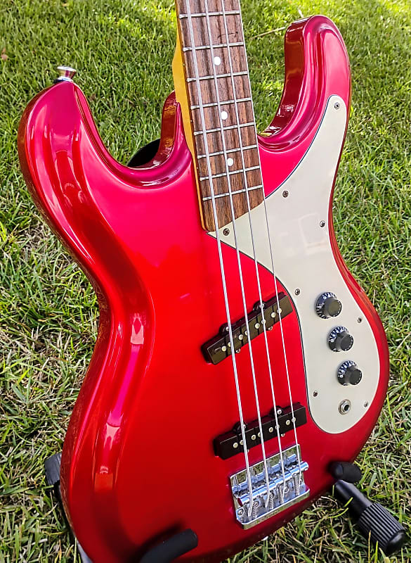Aria Diamond Series Mosrite Bass Old Candy Apple Red Finish | Reverb
