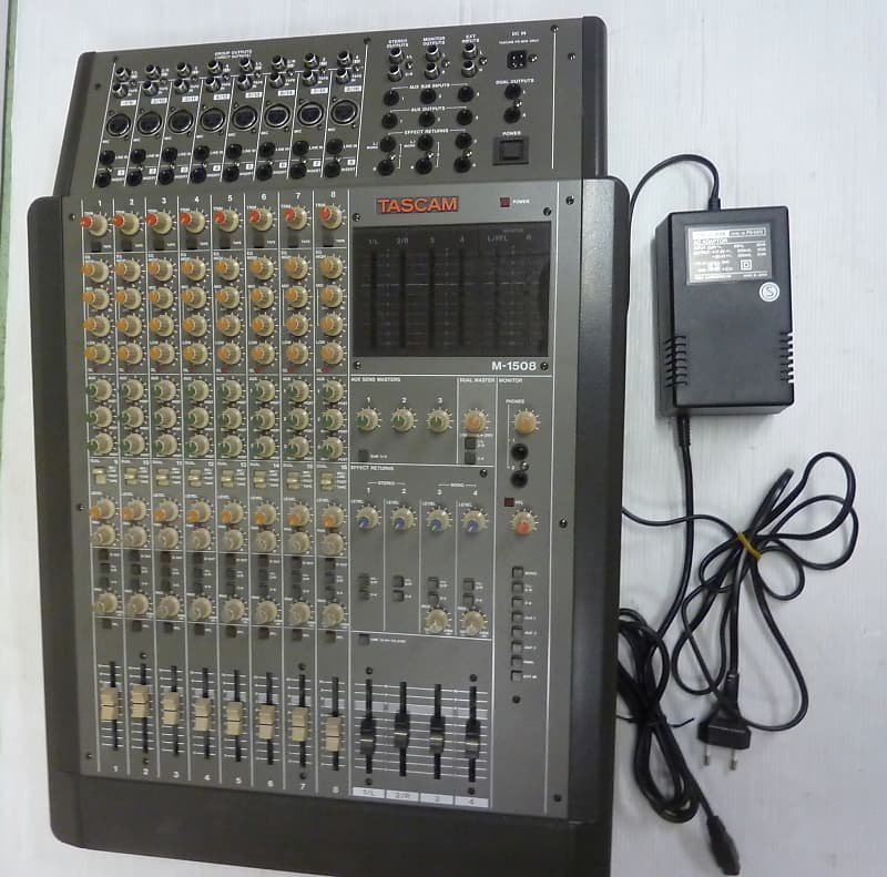 TASCAM M-1508 Table de mixage analogique des années 90 | Reverb