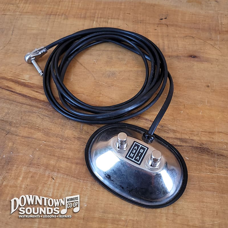 Fender 099-4058-000 2-Button Vibrato/Reverb Amp Footswitch | Reverb