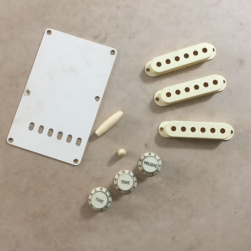 Vintage Spec Reissue Cream Aged Relic Stratocaster Strat | Reverb