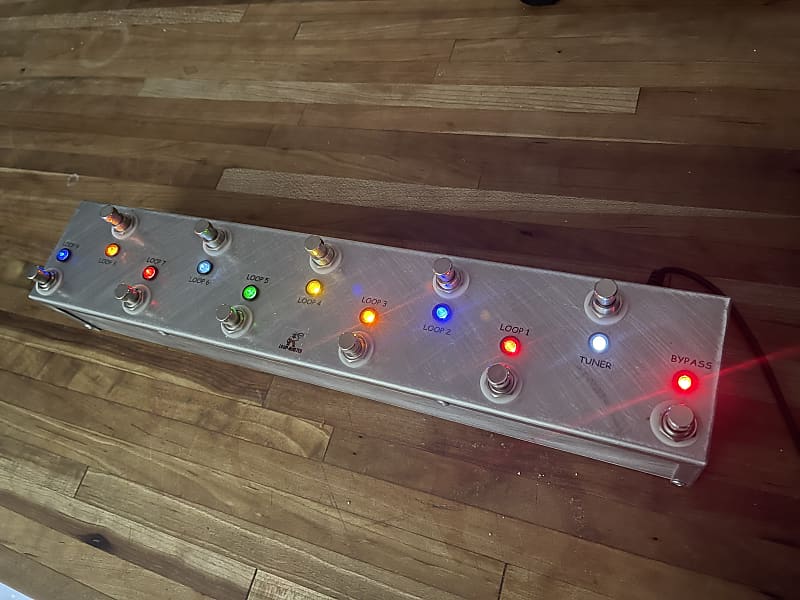 Loop Master 9 loop true bypass switcher - Silver | Reverb