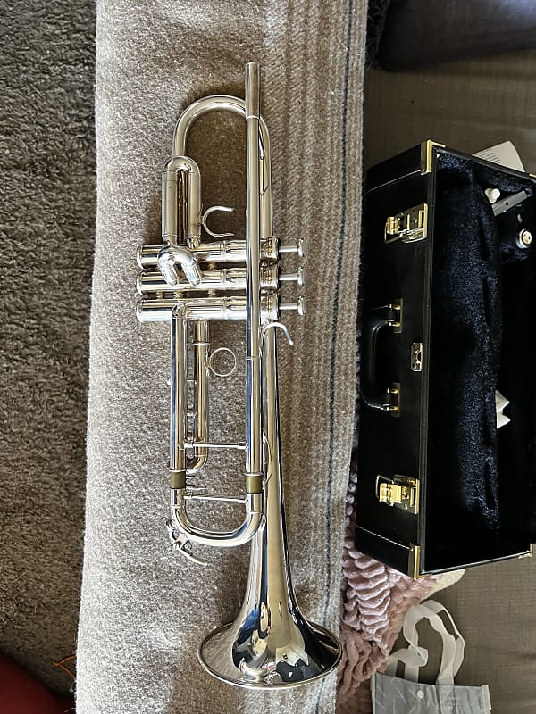 Professional Yamaha Xeno Bb Trumpet - Silver | Reverb
