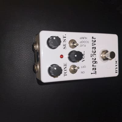 BYOC Large Beaver Triangle V1 Pedal New ASSEMBLED White | Reverb