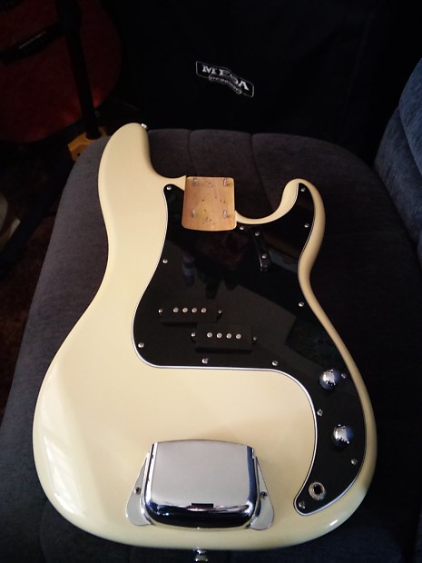 Squier Matt Freeman Vintage White loaded body | Reverb
