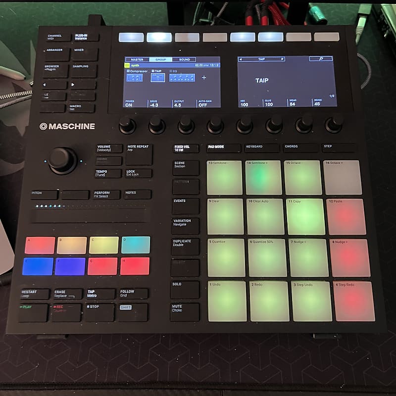 Native Instruments Maschine MK3 (mint) w/ software | Reverb
