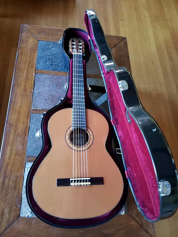 Jose Ramirez R2 nylon classical guitar 2002 | Reverb