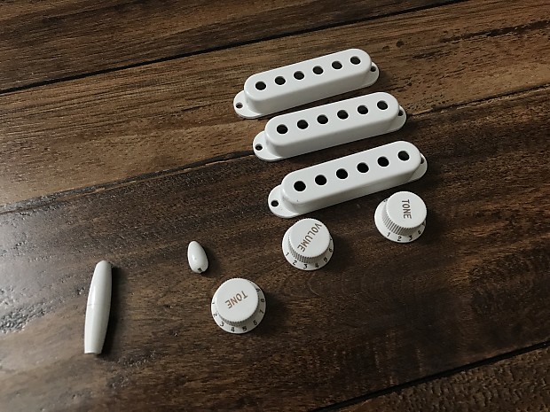 Genuine Fender "Pure Vintage" '54 Stratocaster Accessory Kit | Reverb