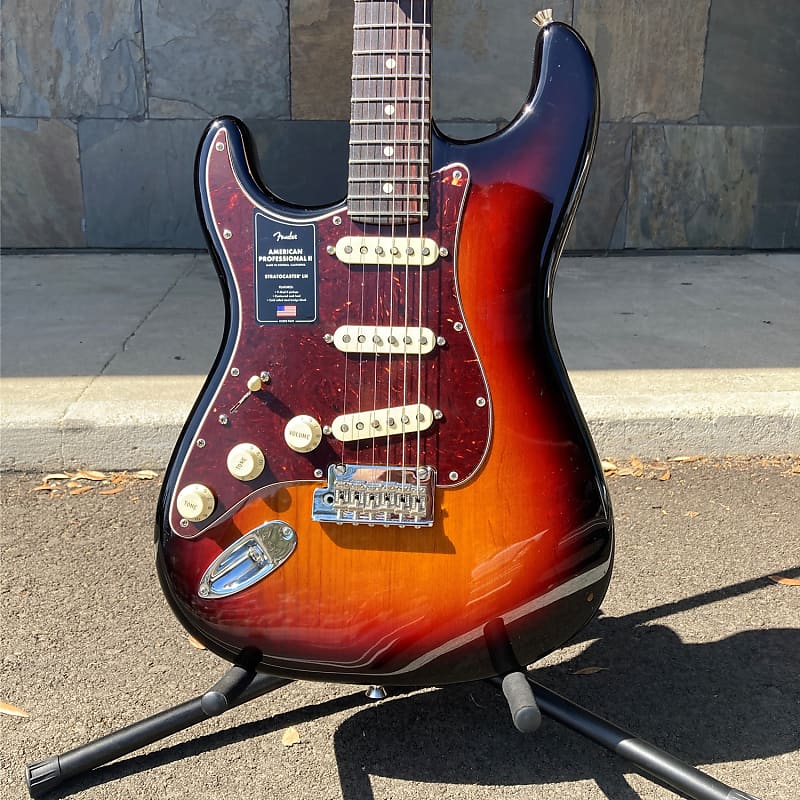AM PRO II STRAT LH RW 3TSB | Reverb
