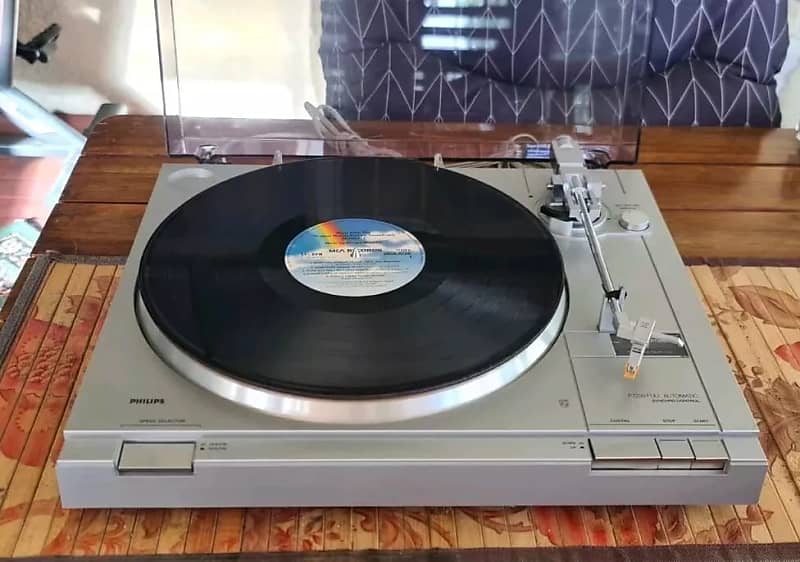 VINTAGE PHILLIPS FULL AUTOMATIC TURNTABLE/33/45 SPEED | Reverb