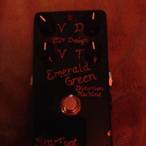 BearFoot Emerald Green Distortion Machine Emeral Green | Reverb