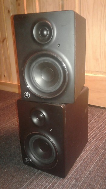 2 Mackie MR5-MK2 Active Studio Monitors | Reverb
