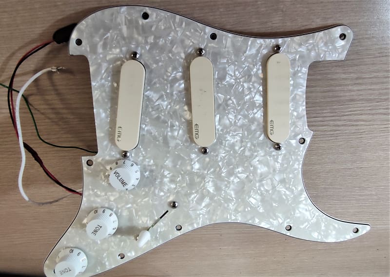 EMG DG20 David Gilmour Pre-Wired Loaded Strat Pickguard 2010s | Reverb