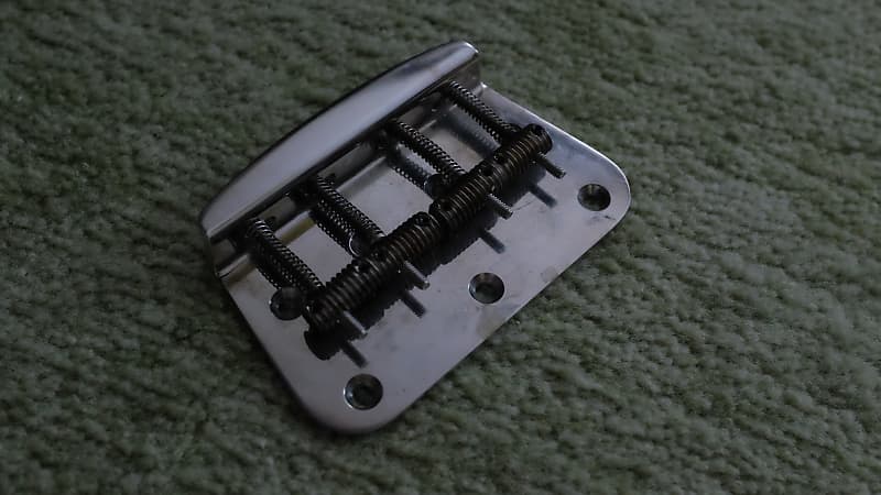 Hipshot Fender MUSICMASTER or MUSTANG BASS Bridge | Reverb Canada