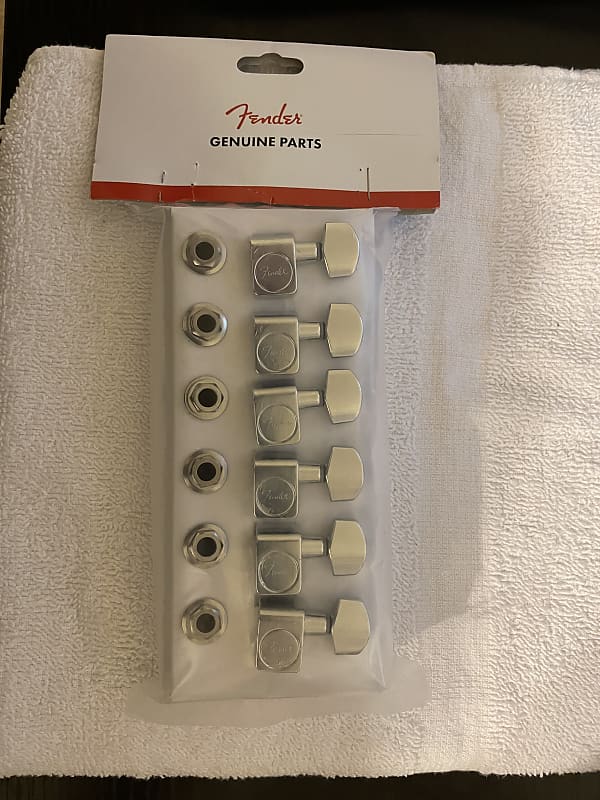 Fender American Professional Staggered | Reverb