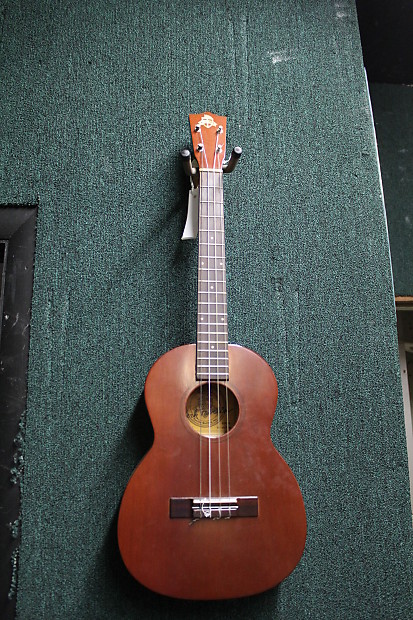 Favilla B-2 Baritone Brown | Reverb