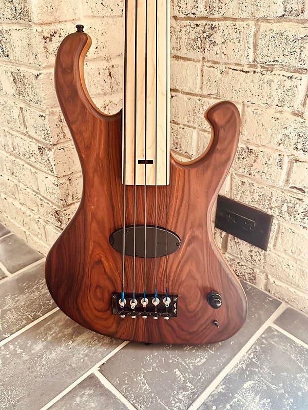 Custom 5 string fretless 2024 - Natural | Reverb