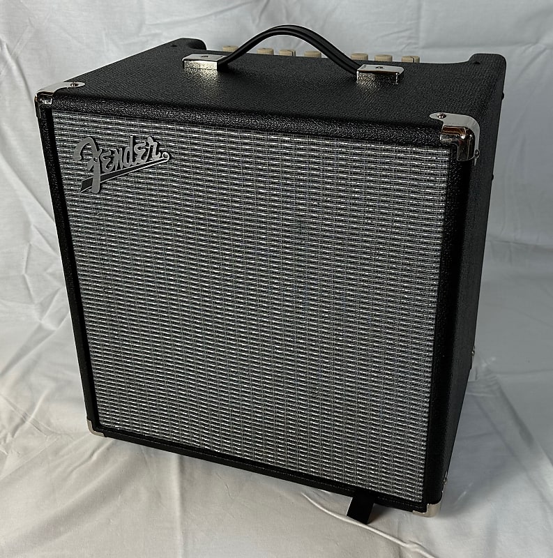 Fender Rumble 40 V3 40-Watt 1x10" Bass Combo 2015 - Present - | Reverb