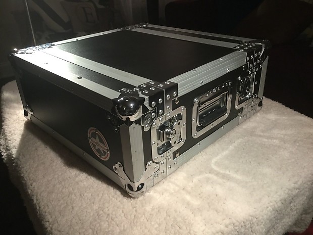 Road Runner 4U Rack Mount Case Black | Reverb