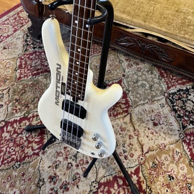 Yamaha Motion Bass III - White | Reverb