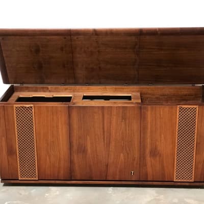 JBL Type C58 Delphi Cabinet w/ Illuminated Logo | Reverb