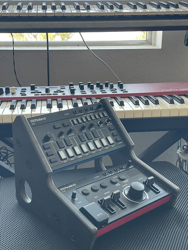 Roland J-6 AIRA Chord Synthesizer and E-4 Voice Tweaker, with | Reverb