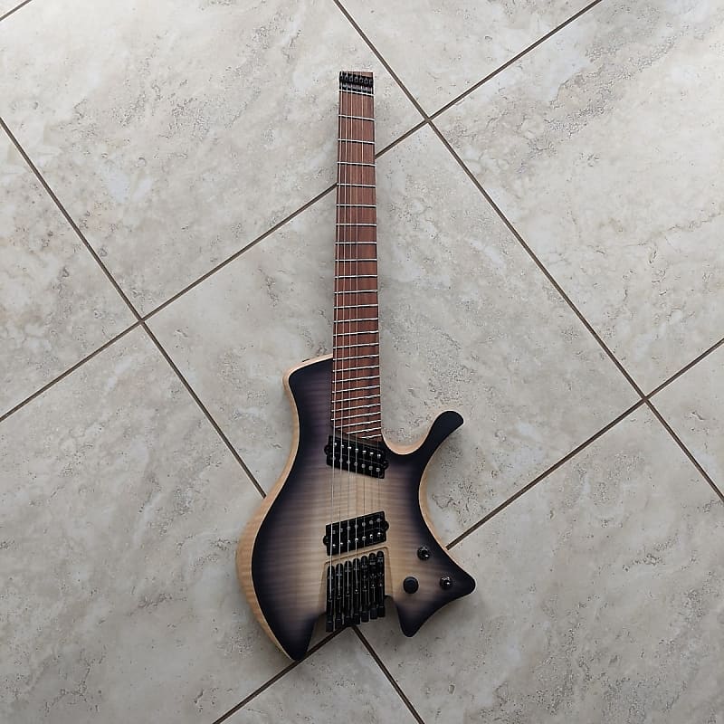 Skervesen Shoggie 7 Single-Cut (Neck Through) Headless | Reverb