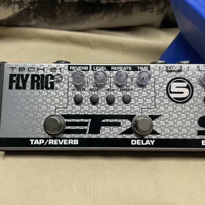 Tech 21 SansAmp Fly Rig 5 flyrig5 Guitar Multi-Effects Preamp | Reverb