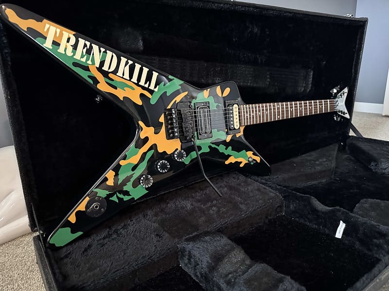 Washburn D333 Trendkill - Camo w/ Alien Skull | Reverb