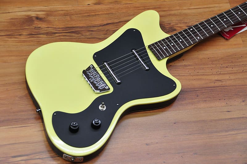 Danelectro 67 Dano - Yellow Gloss | Reverb UK