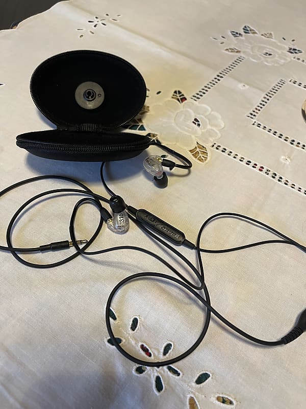 Shure SE315 Sound Isolating Earphones | Reverb