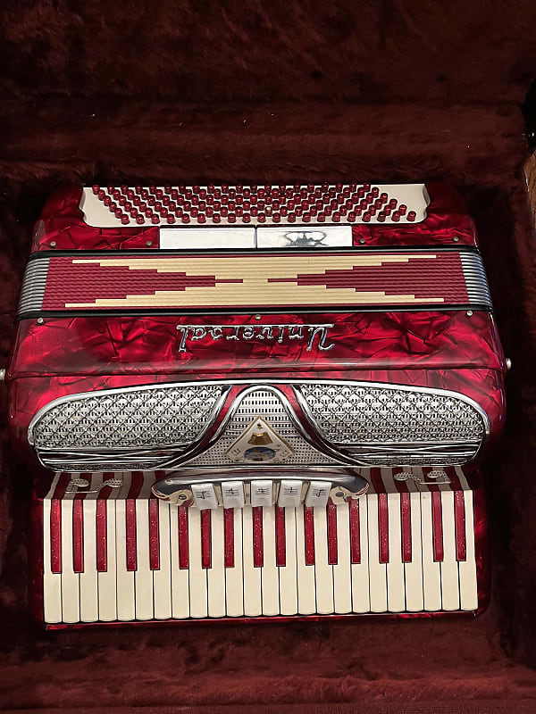 Universal ACCORDION 1970'S-1980'S - RED | Reverb