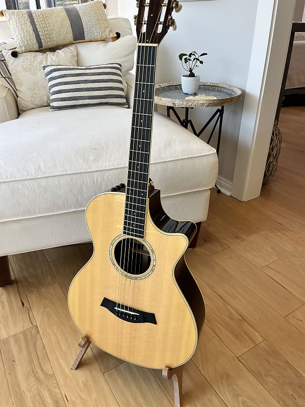 Taylor 12 Fret 2010 | Reverb