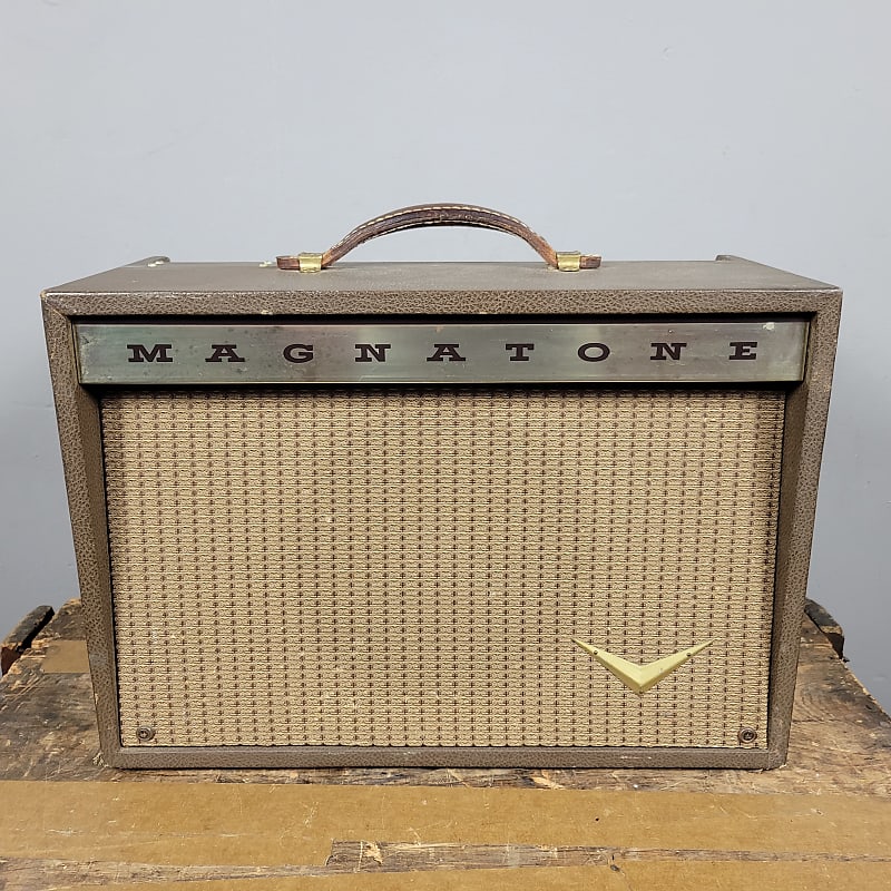1959 Magnatone Model 210 vibrato 5-Watt 1x8" Guitar Combo | Reverb