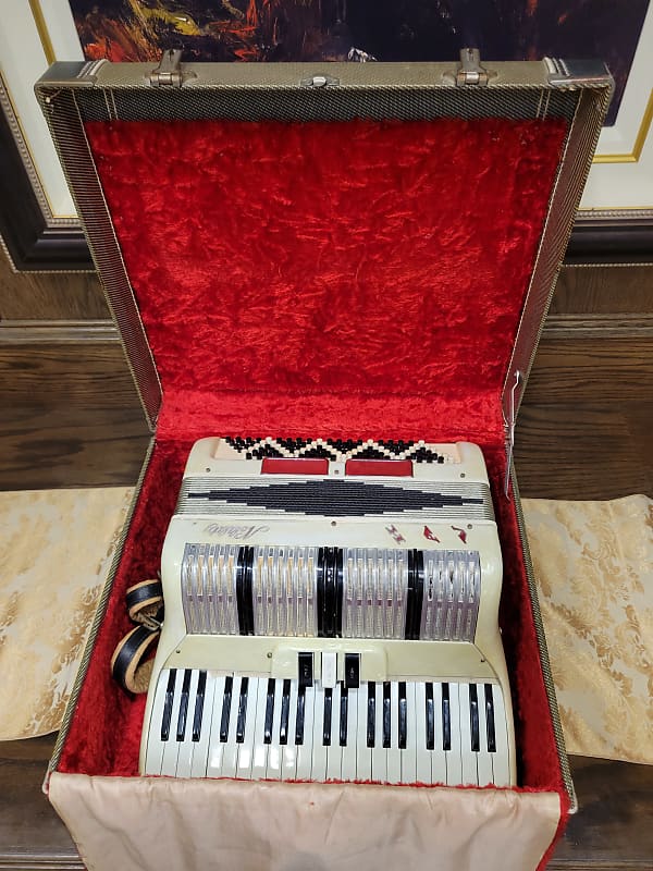 *AS IS* Nobility (Small) Piano Accordion 120 Bass w/ Case | Reverb