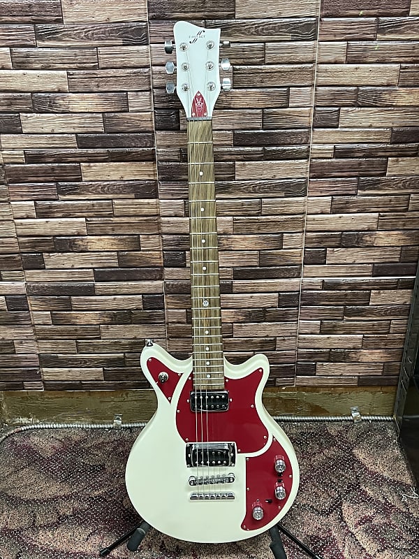 First Act Volks Wagon 2006 Red and White | Reverb