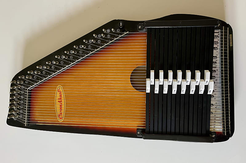 Chromaharp 15 Chord Autoharp in Sunburst | Reverb