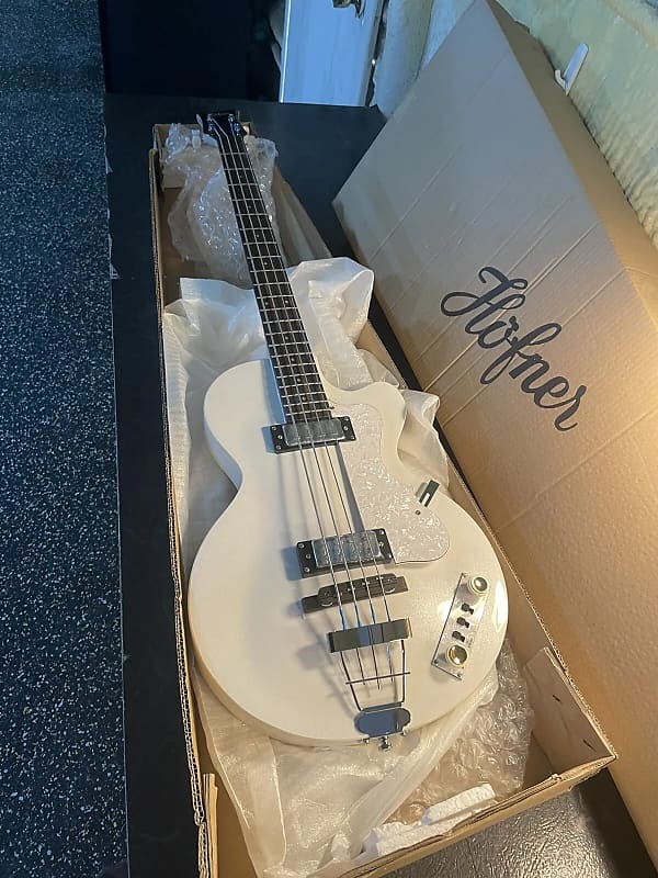 HOFNER IGNITION PRO HI-CB-PE-PW CLUB BASS GUITAR PEARL WHITE | Reverb