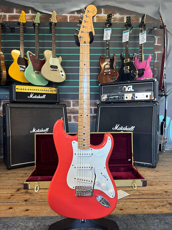 Fender Hank Marvin Signature Stratocaster Vintage Fiesta Red | Reverb