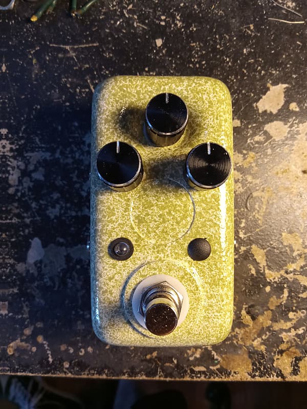 Dongeomac BC183 Fuzz Face with Bias control in Sage Green Mix | Reverb