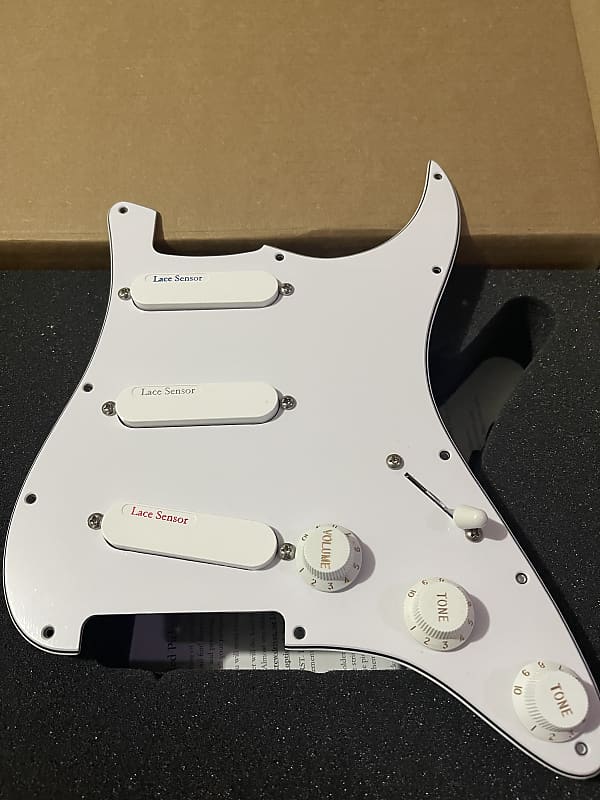 Fender Lace Sensor “Ultimate Triple” PICKGUARD - White | Reverb