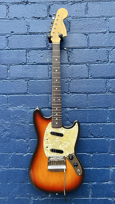 Fender Mustang - MG69 - MIJ - 1993 - 3 Tone Sunburst | Reverb