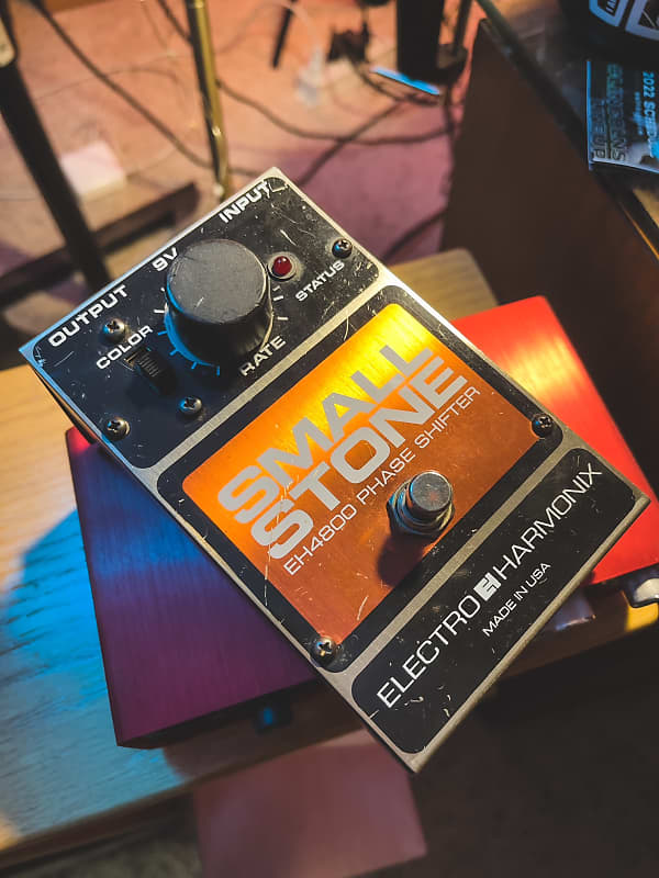 Electro-Harmonix Small Stone EH4800 Phase Shifter | Reverb